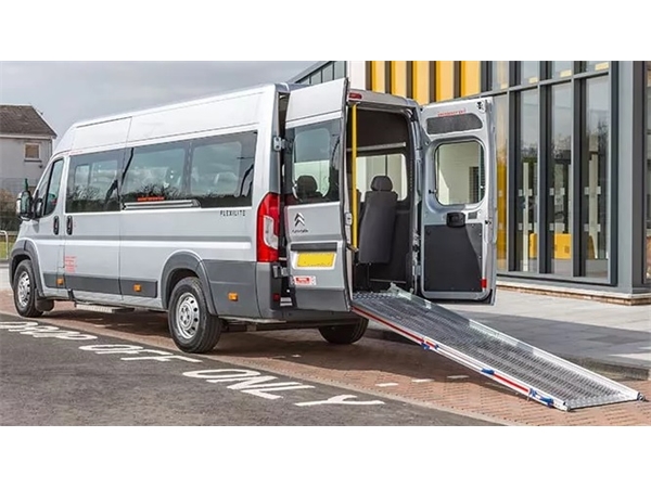 Citroen RELAY 40 L4 DIESEL 2.2 HDi H2 Van 140ps 17 seat Flexilite ...